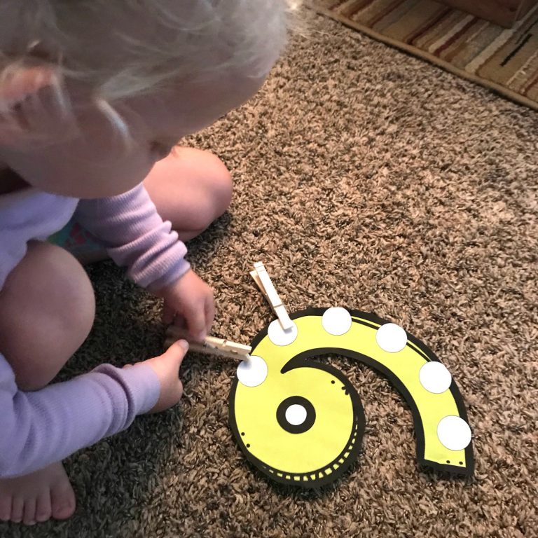 FREE Engaging Fine Motor Skills Number Recognition Activity